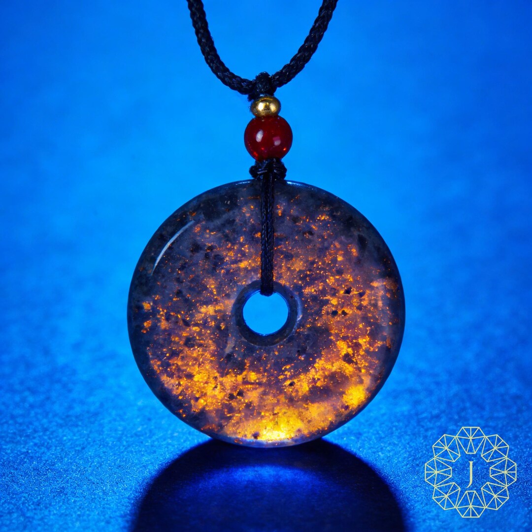 Yooperlite Protection Necklace, Natural UV Reactive Glow Gemstone Donut ...