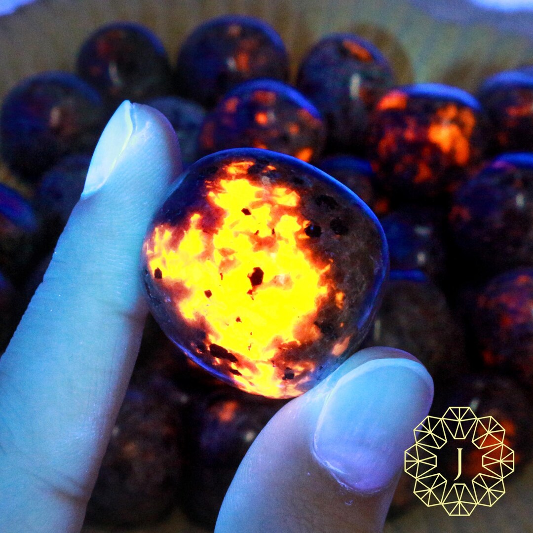 2 Pcs Natural Yooperlite Crystal, Yooper Light Stone, UV Reactive Flame ...