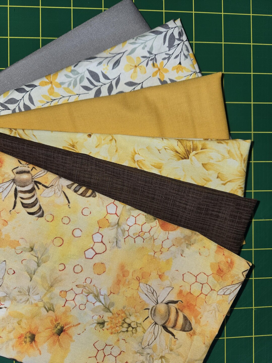 Honeycomb Fat Quarter Bundle - Etsy