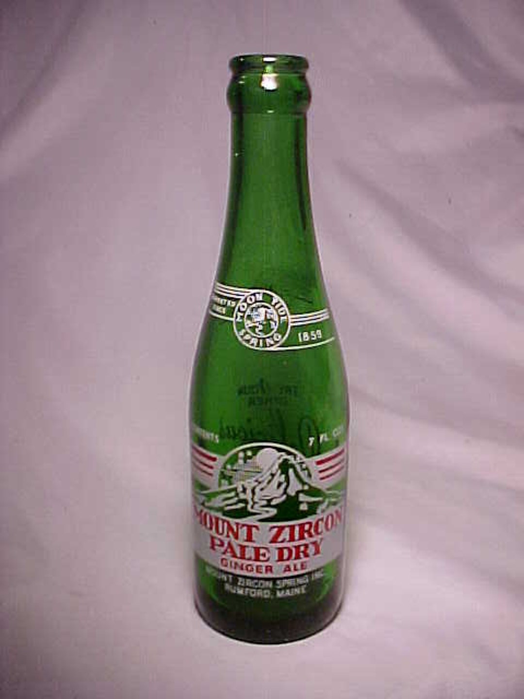 1963 Mount Zircon Pale Dry Ginger Ale Mount Zircon Spring Inc. Rumford ...