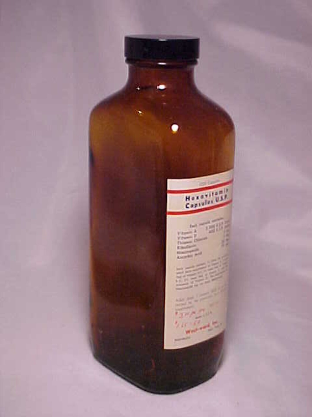 C1950s 1000 Hexavitamin Capsules West Ward Inc. New York, N.Y., Screw ...