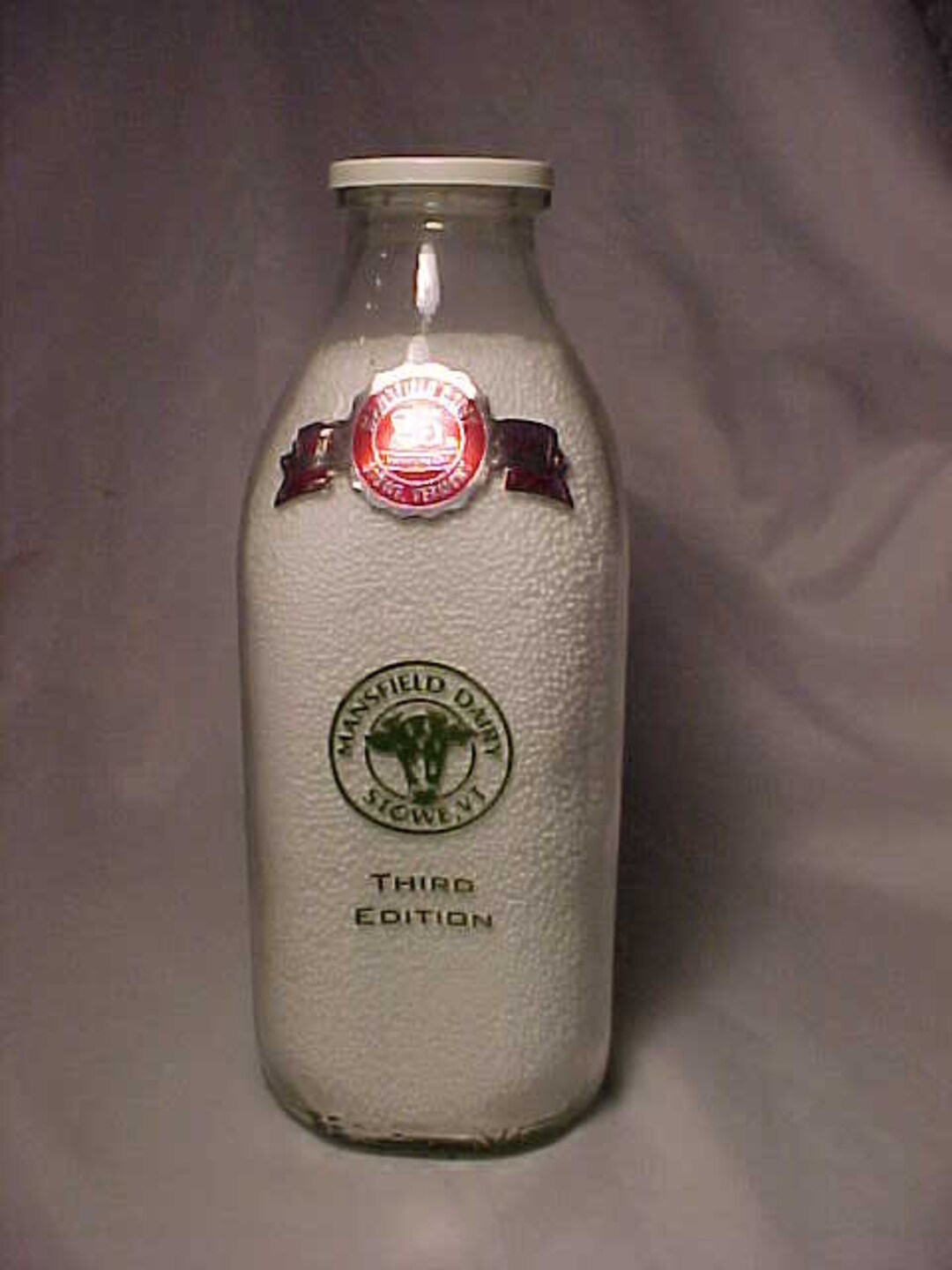 1995 Mansfield Dairy Stowe, VT., Skiing Cow One Quart Size Green Pyro ...