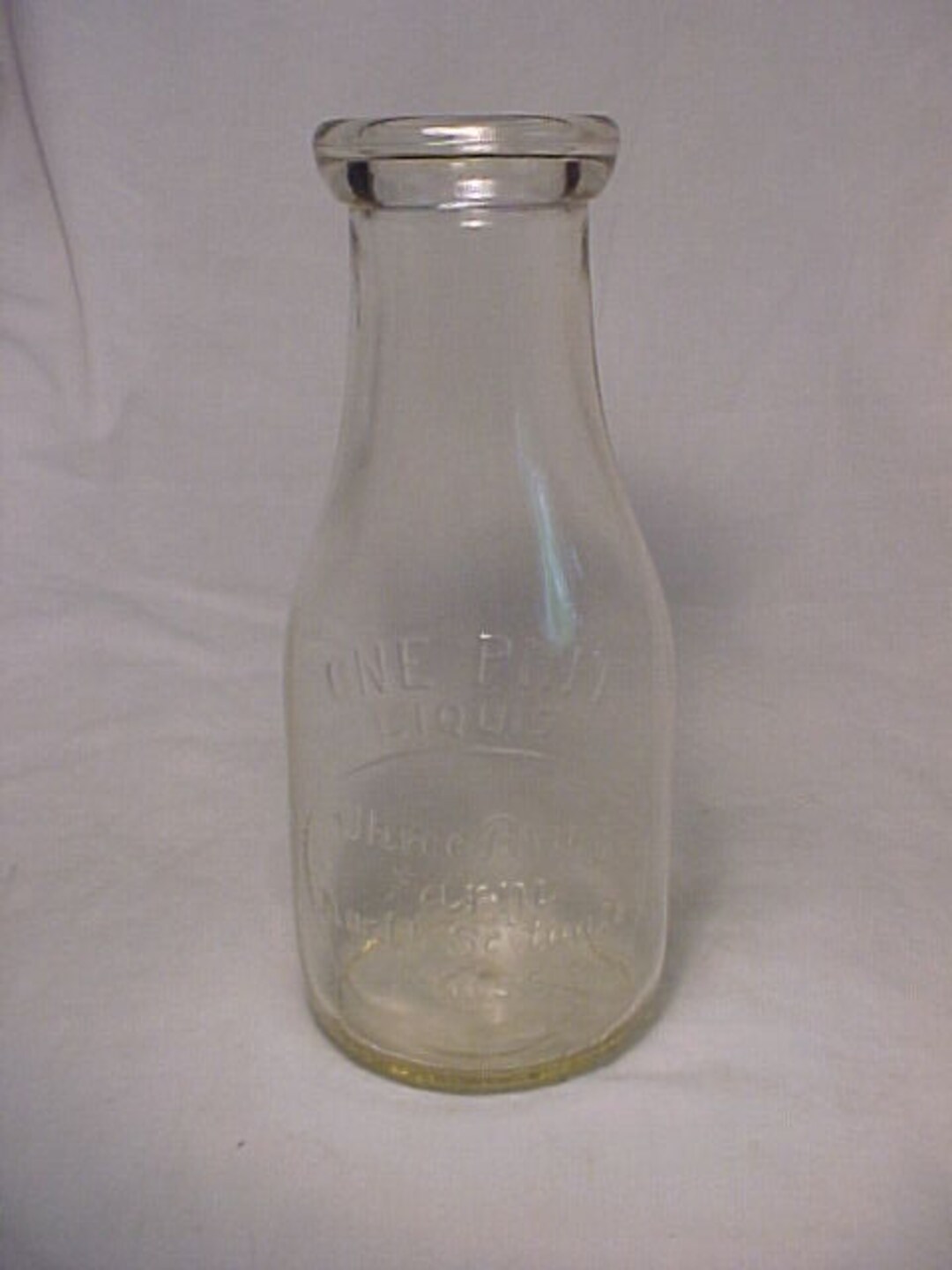 1949 Three Ring Farm North Scituate, Mass. , Embossed Pint Size Milk ...