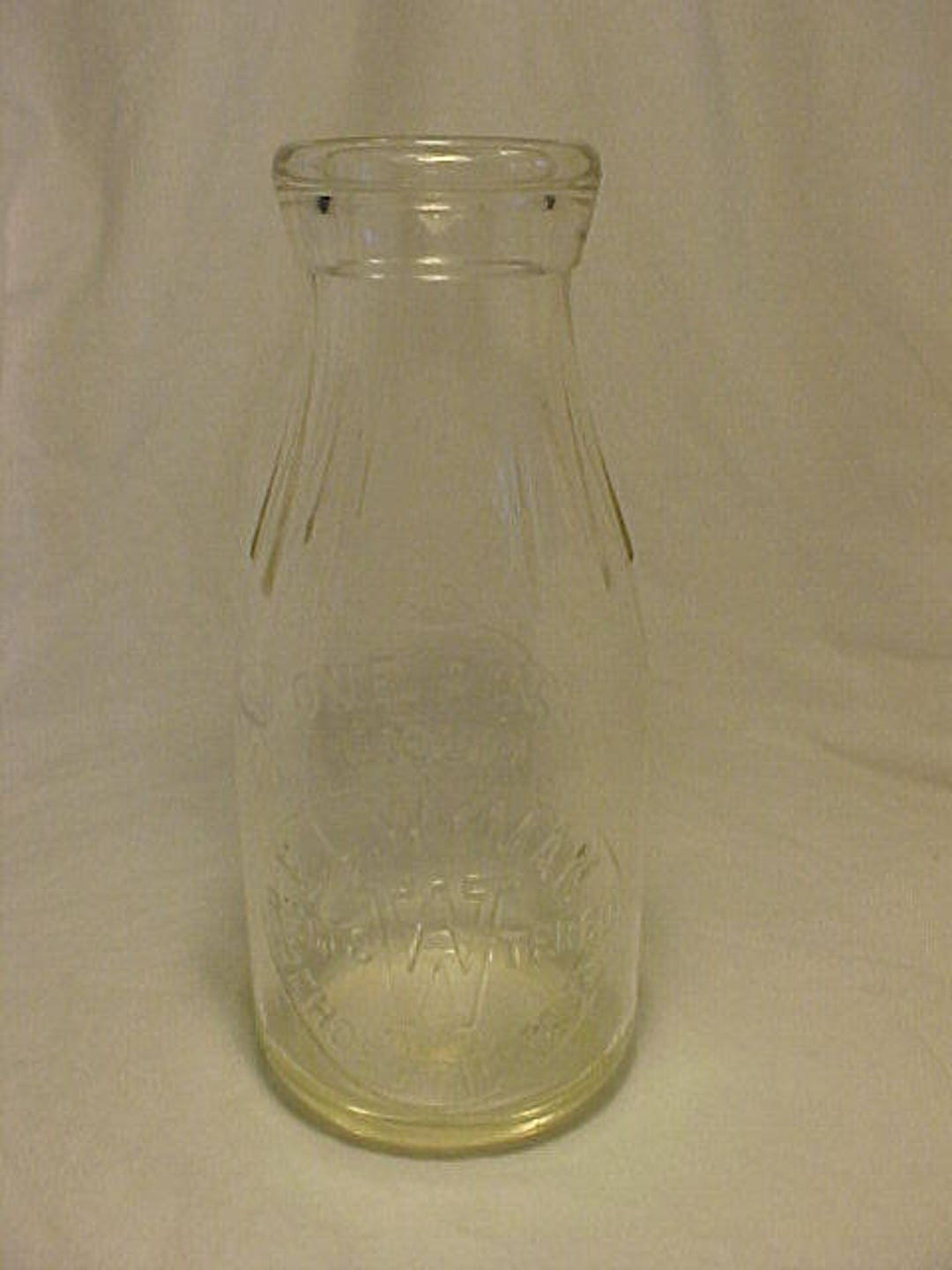 1931 E. L. Wyman Rehoboth, Mass., Round One Pint Size Embossed Milk ...