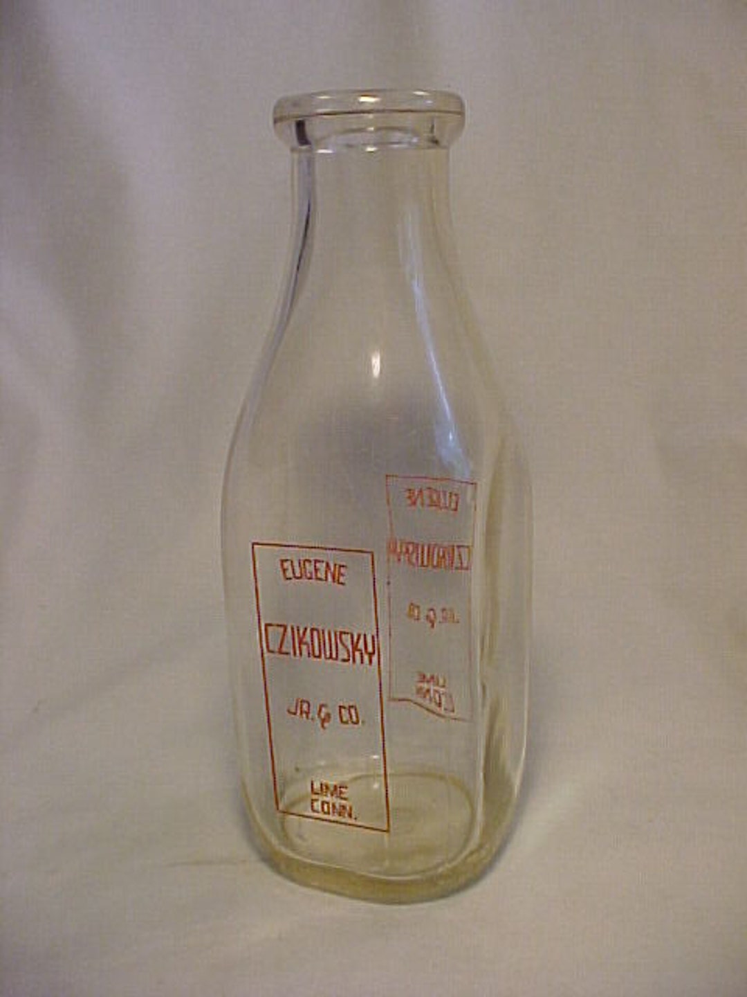 1948 Eugene Czikowsky Jr. & Co. Lime, Conn. , One Quart Size Milk ...
