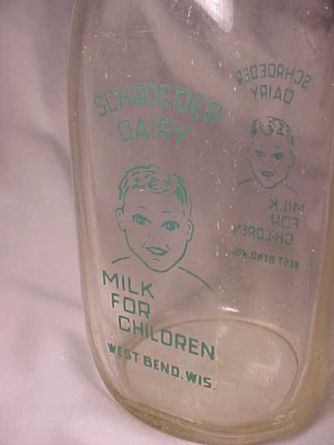 1953 Schroeder Dairy West Bend, Wis., Green Pyro ACL Painted Labels ...