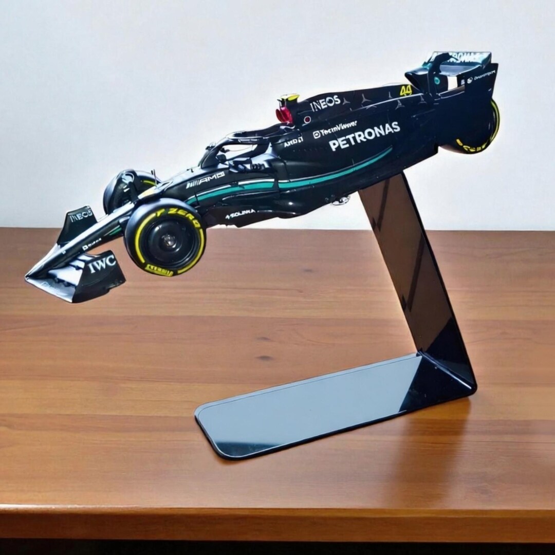 F1 Mercedes AMG Petronas Car Model 1:24 With Stand - Lewis Hamilton #44 ...