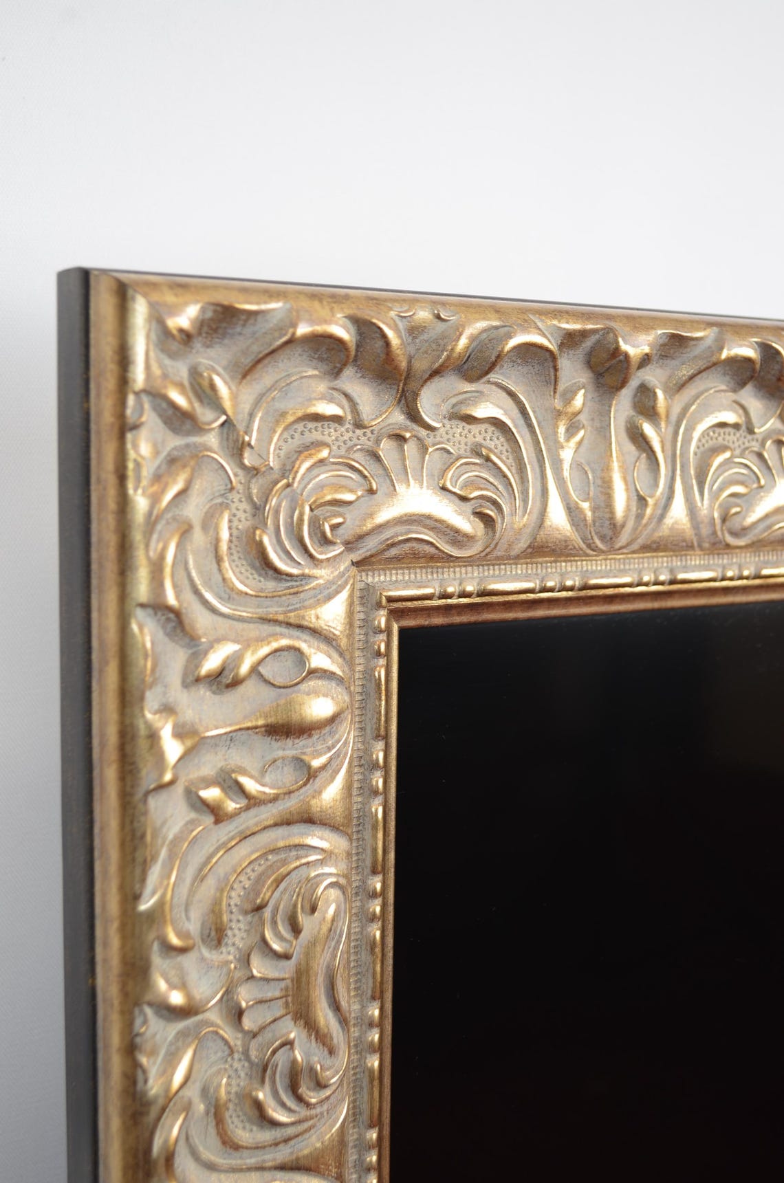 Verity Ornate Gold TV Frame – Universal Quality Tv Frame for Sony ...