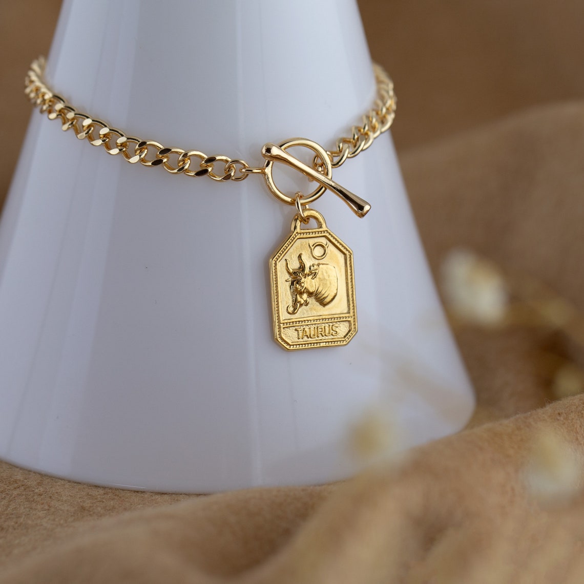 18K Gold Zodiac Sign Tag Chunky Curb Chain Necklace Toggle - Etsy