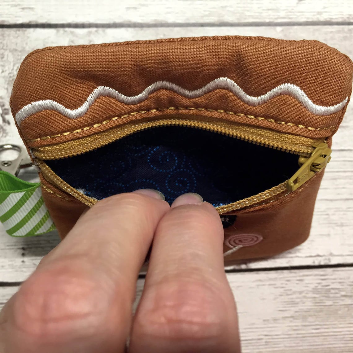 In the Hoop Gingerbread Boy Zipped Coin Purse Embroidery Machine Design ...