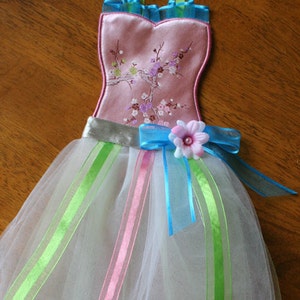 The Tasha Tutu Bow Holder Wall Hanging Embroidery Machine Applique ...