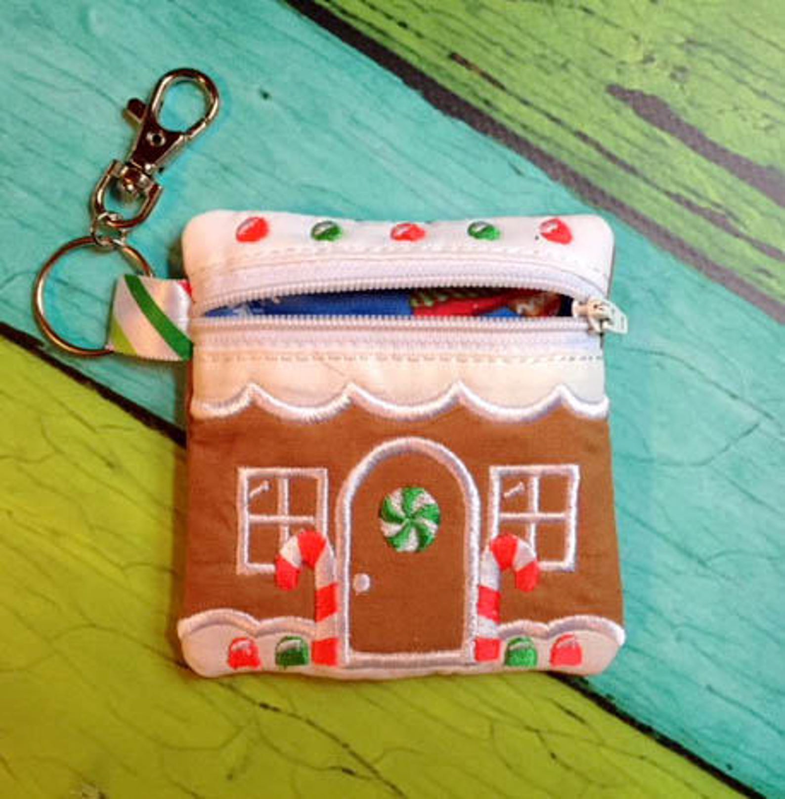 In the Hoop Gingerbread House Zipped Coin Purse Embroidery Machine ...