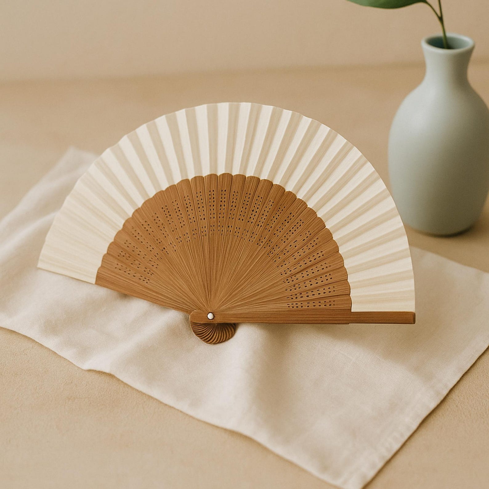 Classic White Folding Hand Fan, Elegant Bamboo Handheld Fan for Gift or ...