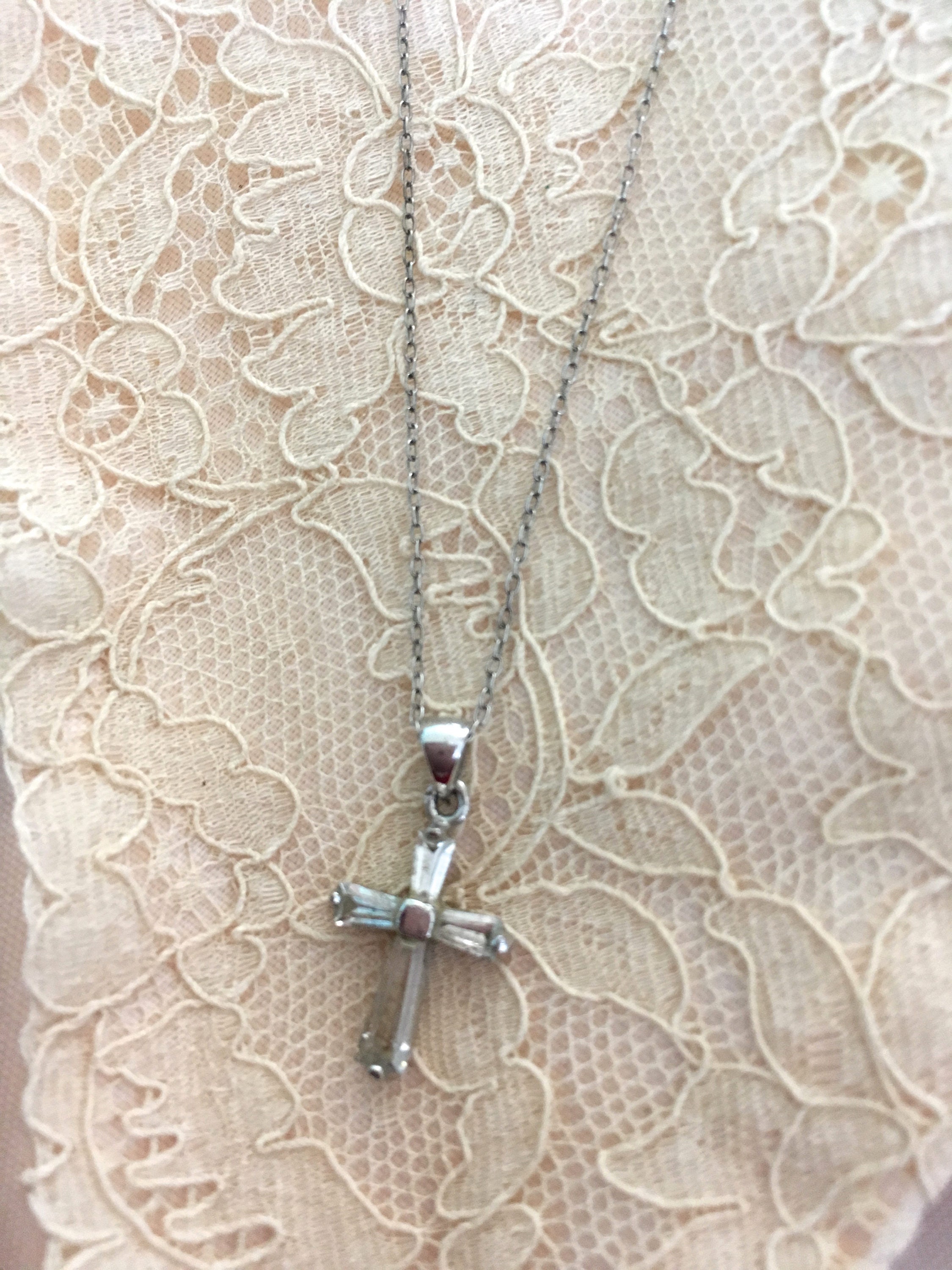 Vintage 70's SMALL CROSS PENDANT in Silver Toned with Necklace - Etsy.de