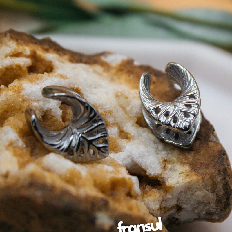 Leaf Saddle Earrings - Etsy