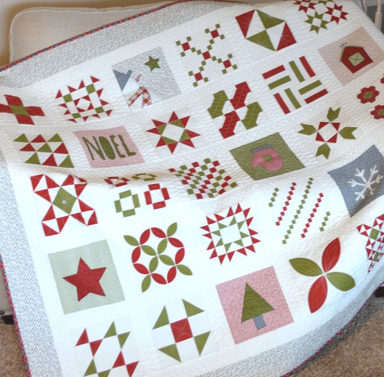 Moda's Red Barn Christmas Quilt Kit Featuring Sweetwater Fabrics - Etsy