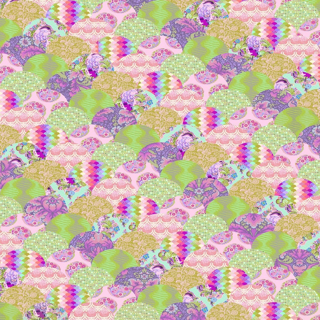 Tula Pink's Glam Clam Quilt Kit Featuring Parisville Deja Vu Collective ...
