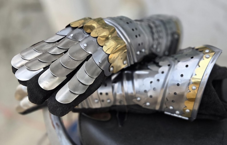 Medieval Metal Gauntlet Gloves With Brass Accents, Gauntlet Costume ...