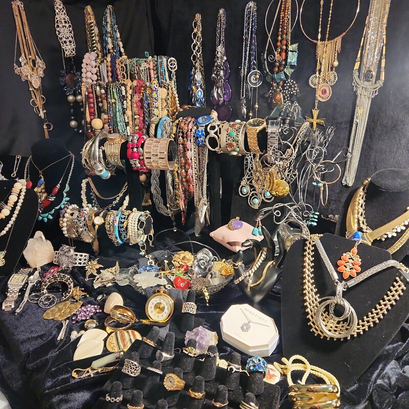 Big Gaudy Costume Jewelry - Etsy Australia