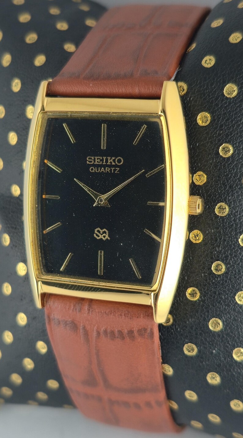 Luxury Vintage Seiko Slim Black Dial Quartz Men's Wrist Watch ...