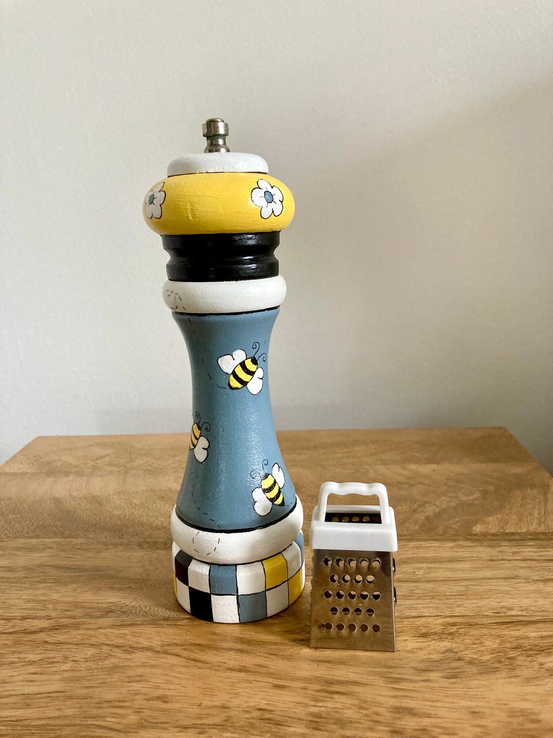 Bumble Bee/pepper Grinder/pepper Mill - Etsy