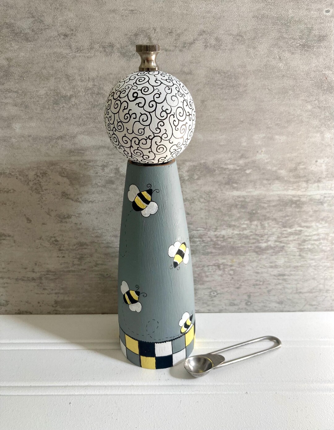 Bumble Bees/pepper Grinder/pepper Mill/whimsical Kitchen - Etsy