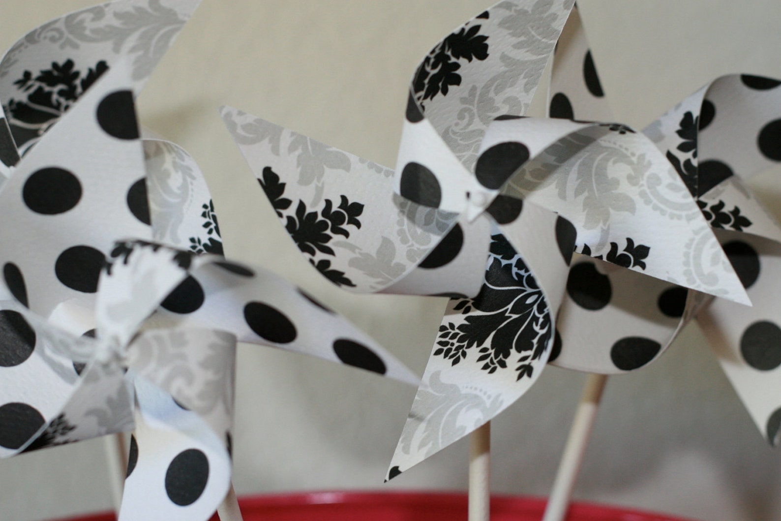 Black and White Wedding Favor/ Black and White Polka Dot Pinwheels ...