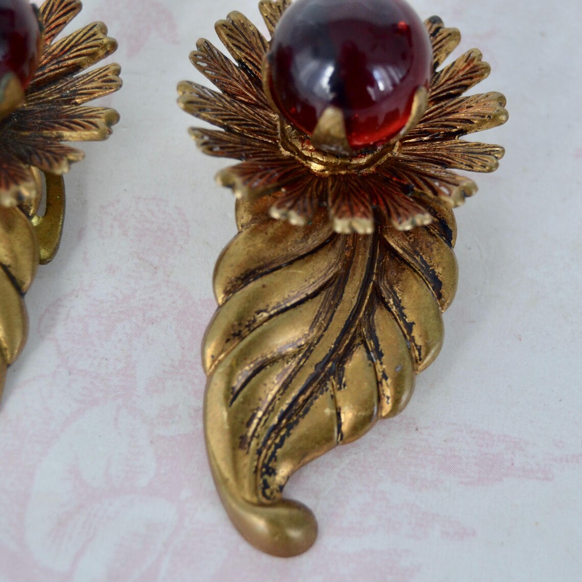 Vintage Pair of Dress Clips in the Shape of Leaves and Flowers With ...
