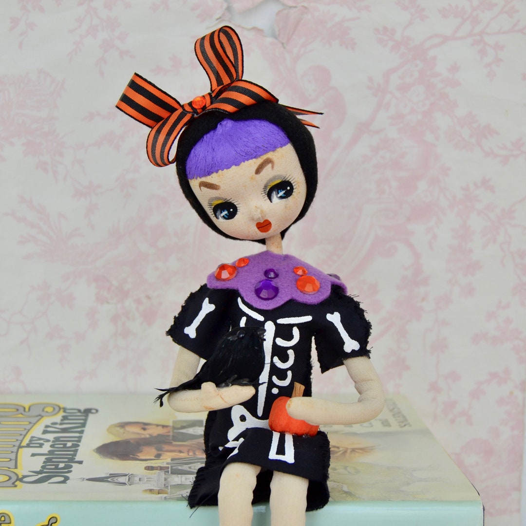 Raven the Shelf Sitting Skeleton Pose Doll With a Crow and a Pumpkin ...