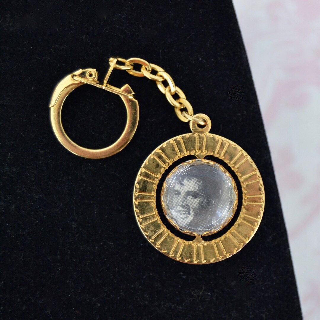 Vintage Elvis Presley Rotating Spinner Pendant on Metal Keychain - Etsy