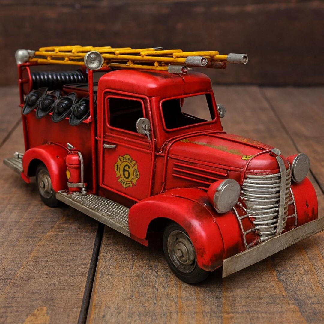 Vintage Metal Fire Truck Collectible – 31cm Classic Fire Engine Model ...