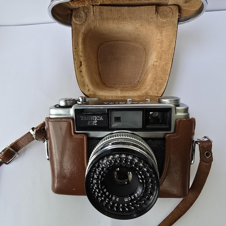 Vintage Yashica EE 35mm Film Camera: Yashinon 4.5cm Lens, Retro ...