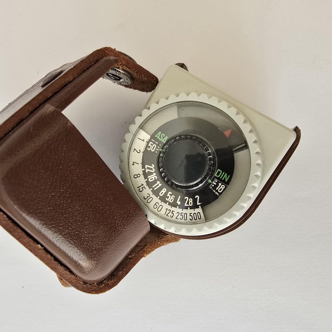 Vintage Voigtländer Light Meter: Selenium Cell, Leather Case No. 1866 ...