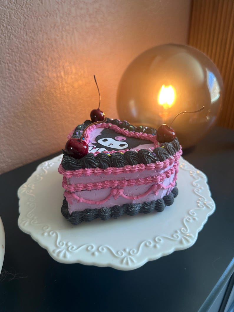 Kuromi Small Trinket Heart Box – Gothic Sanrio Fake Cake Jewelry Box ...