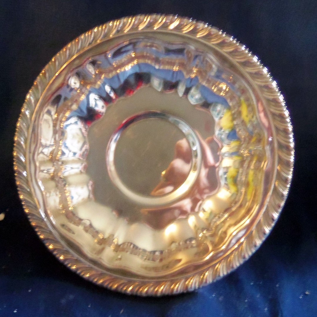 Pretty Little Oneida Silversmith Candy Dish on a 2 Inch Weighted ...