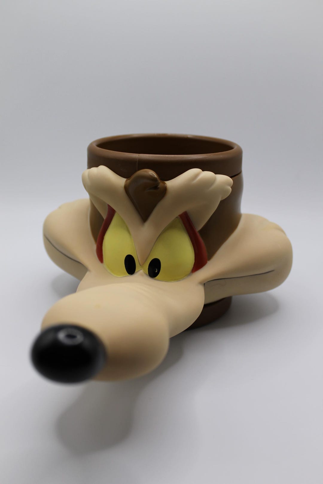 1992 Wylie Wile E Coyote Mug Cup Warner Bros Looney Tunes Plastic 3D ...
