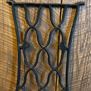Antique Vintage Cast Iron Singer Sewing Machine Ornate Unique Bench Leg ...