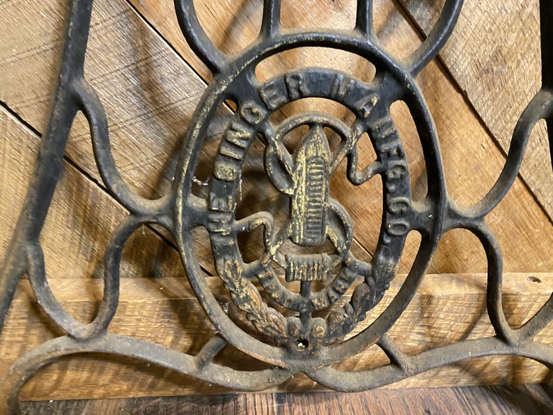 Antique Vintage Victorian Style Ornate Cast Iron Sewing Machine Singer ...