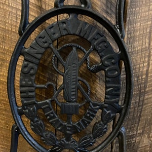 Antique Vintage Ornate Cast Iron Singer Sewing Machine Foundry Base Leg ...