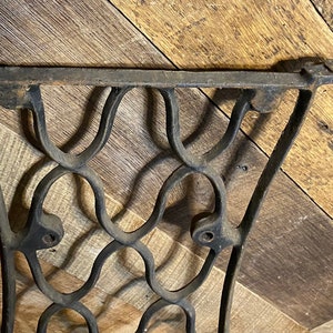 Antique Vintage Victorian Style Ornate Cast Iron Sewing Machine Singer ...