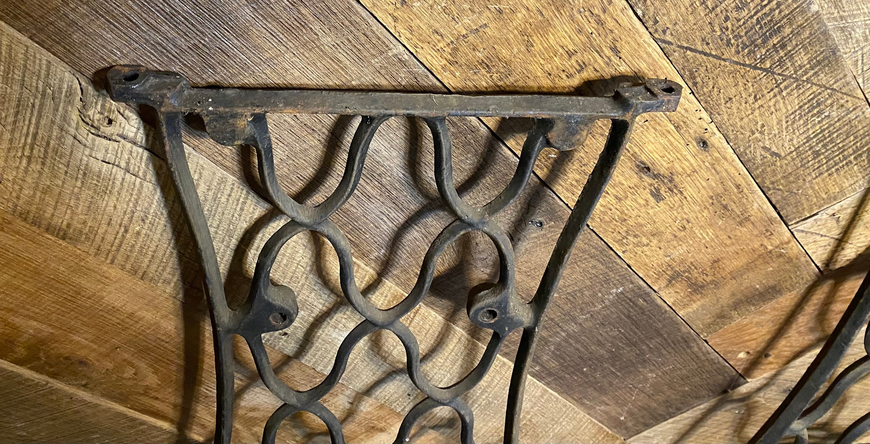 Antique Vintage Victorian Style Ornate Cast Iron Sewing Machine Singer ...