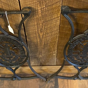 Antique Vintage Ornate Cast Iron Singer Sewing Machine Foundry Base Leg ...