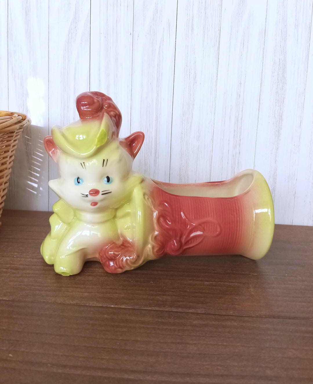 Vintage Hull Planter, Kitten With Spool of Thread, Pink Yellow, 1950s ...