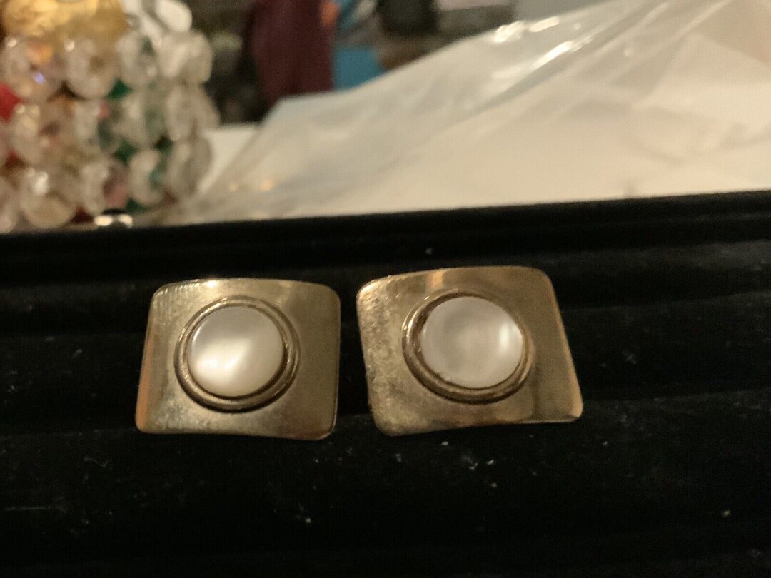 Vintage MCM Mother of Pearl Gold Tone Curved Rectangles Mens Cufflinks ...
