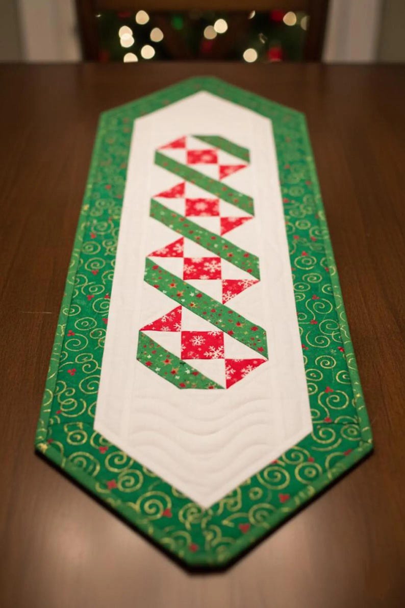 Twisted Pole Table Runner Quilt Pattern, Twisted Ribbon Beginner ...
