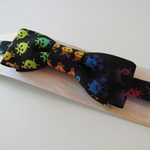 Space Invaders Bow Tie in Rainbow // Adjustable Cotton Bow Tie - Etsy