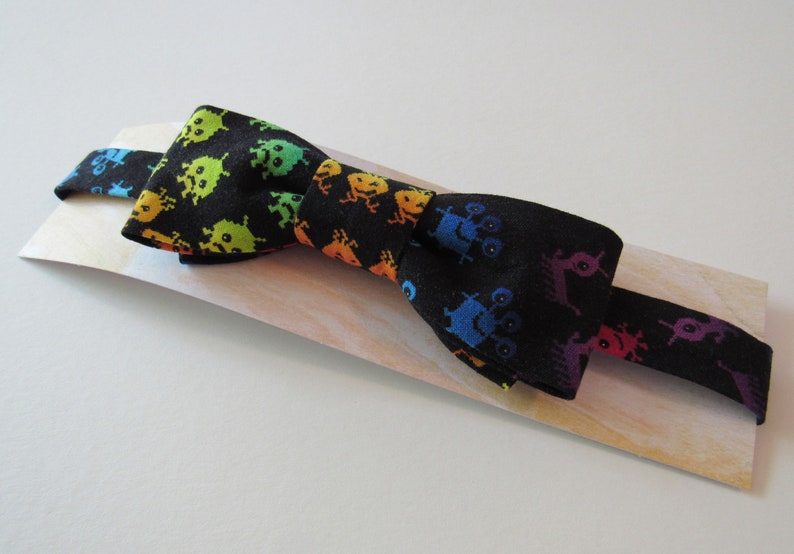 Space Invaders Bow Tie in Rainbow // Adjustable Cotton Bow Tie - Etsy