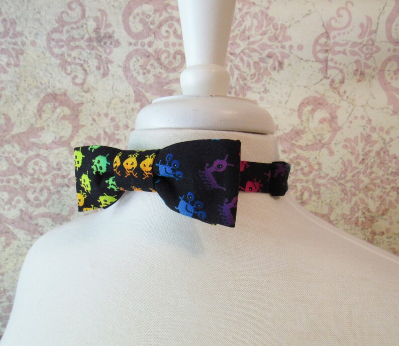 Space Invaders Bow Tie in Rainbow // Adjustable Cotton Bow Tie - Etsy