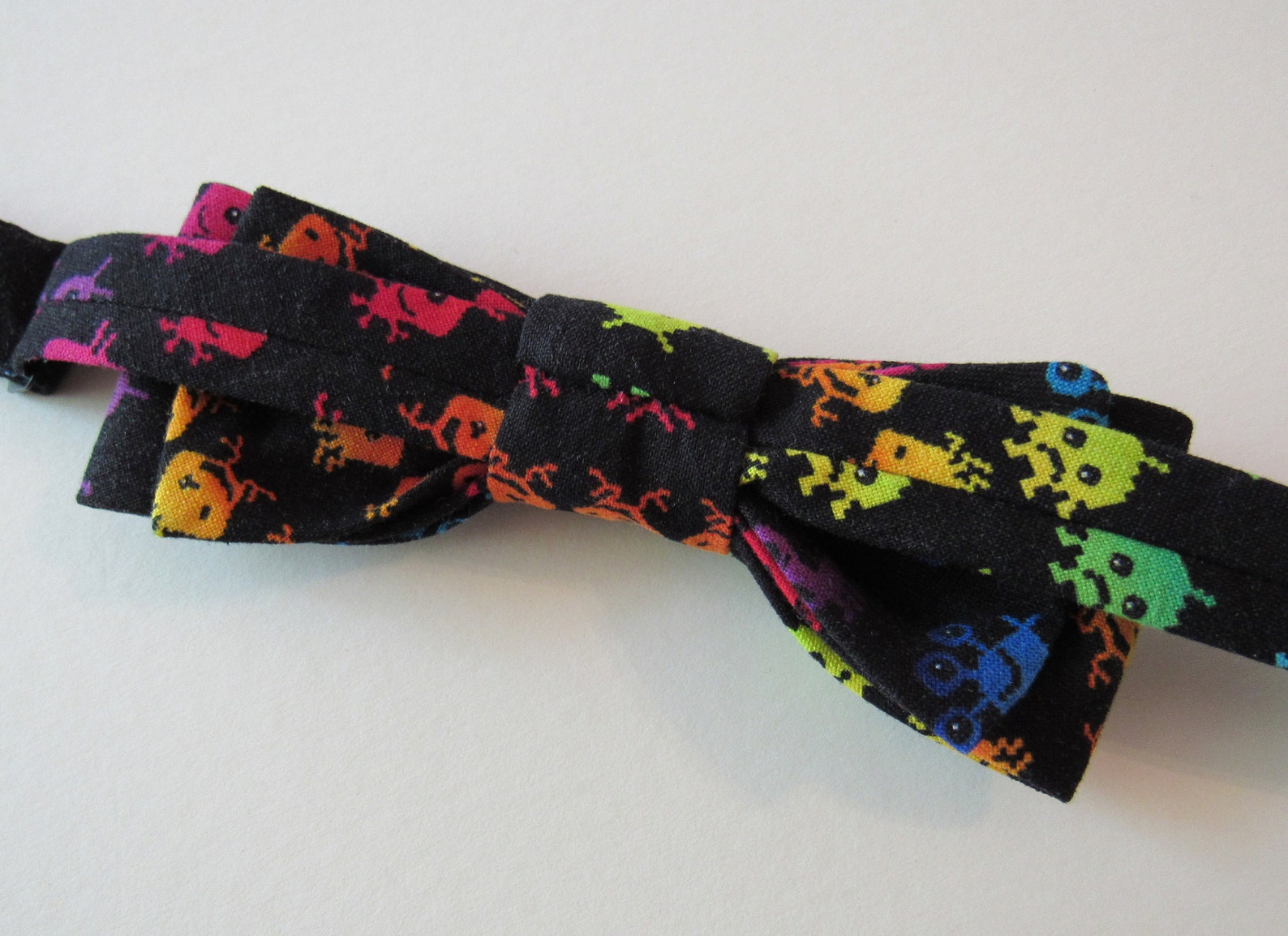 Space Invaders Bow Tie in Rainbow // Adjustable Cotton Bow Tie - Etsy