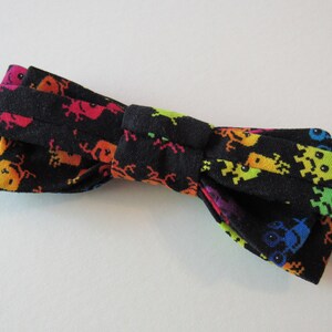 Space Invaders Bow Tie in Rainbow // Adjustable Cotton Bow Tie - Etsy